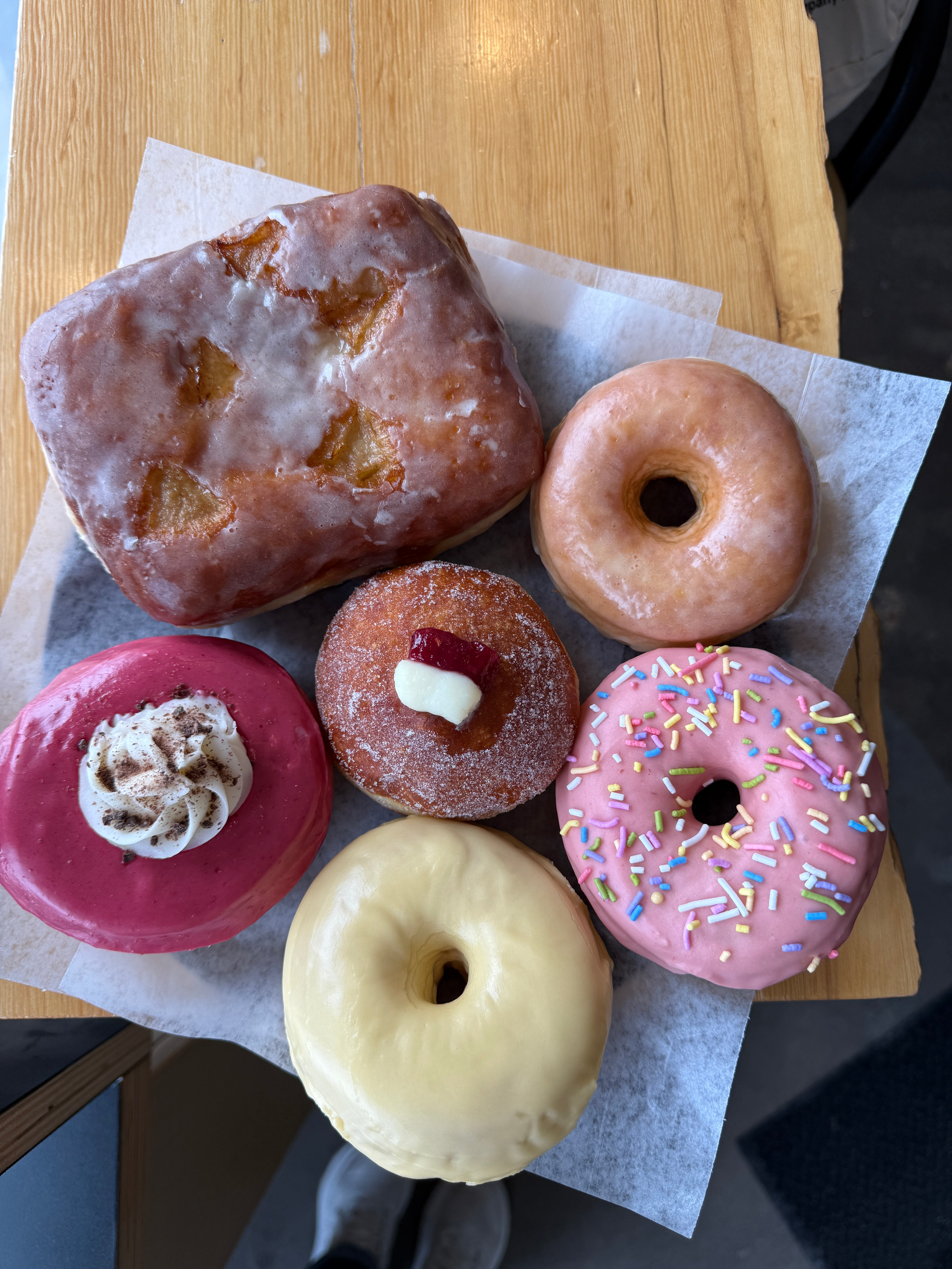 Variety Box of 6 Donuts – Enjoy Dough